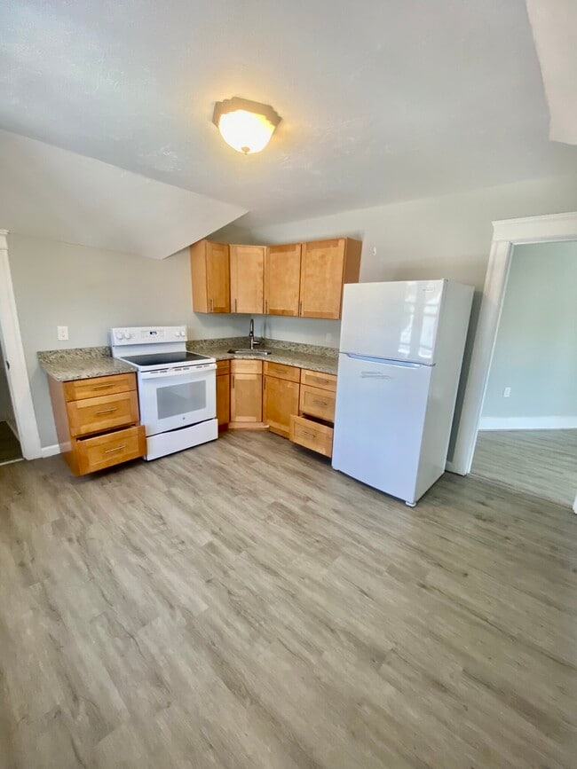 127 June St - 127 June St Worcester MA 01602 | Apartment Finder