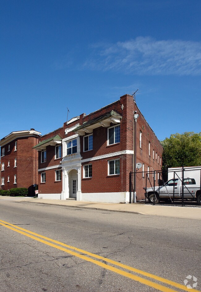 35-37 Merriman Rd - 35-37 Merriman Rd Akron OH 44303 | Apartment Finder