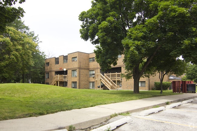 Evergreen Terrace Apartments - 425 W Evergreen Ave Chicago IL 60610 ...