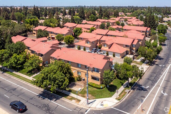 Bullard West Apartments - Fresno, CA | Apartment Finder