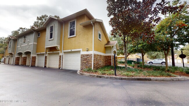 8539 Gate Pkwy W - 8539 Gate Pkwy W Jacksonville FL 32216 | Apartment ...