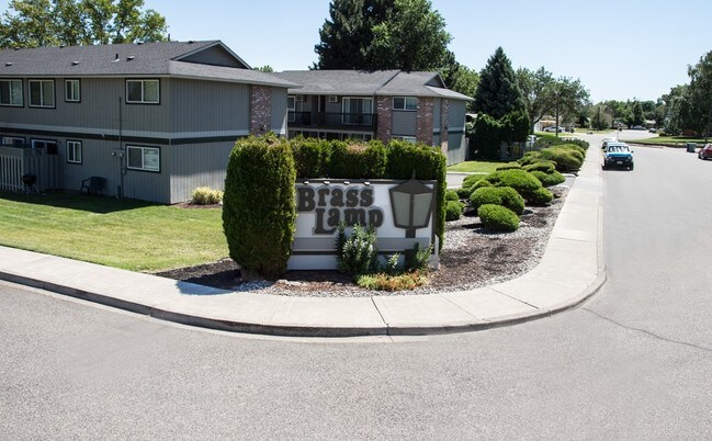 Brass Lamp Apartments - 2111 Turner St Richland WA 99354 | Apartment Finder