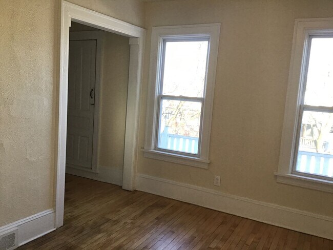 3213-15 N Booth St - 3213 N Booth St Milwaukee WI 53212 | Apartment Finder