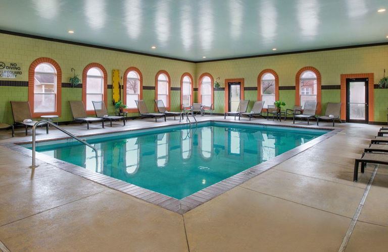 Residences on Carr Hill - 2000 Charwood Dr Columbus IN 47201 ...