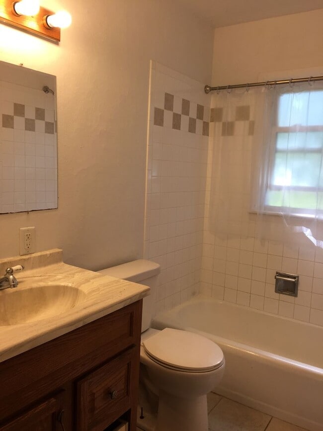 610 Anthony St - 610 Anthony St Waterloo IA 50707 | Apartment Finder