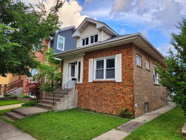 7445 W Addison St - 7445 W Addison St Chicago IL 60634 | Apartment Finder