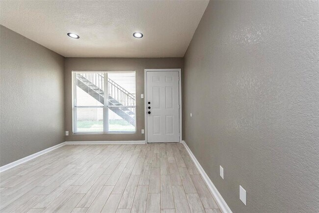 8100 Creekbend Dr - 8100 Creekbend Dr Houston TX 77071 | Apartment Finder