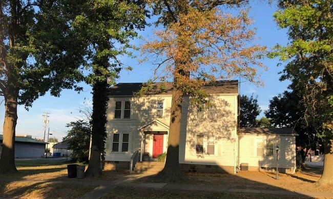 212 S 16th St - 212 S 16th St Herrin IL 62948 | Apartment Finder