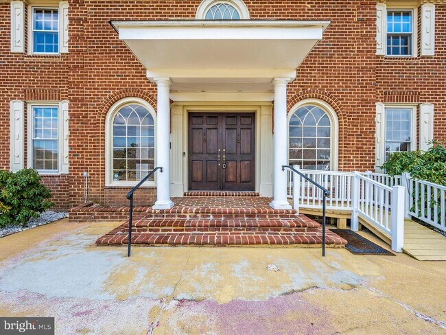 10600 Barn Wood Ln - 10600 Barn Wood Ln Potomac MD 20854 | Apartment Finder