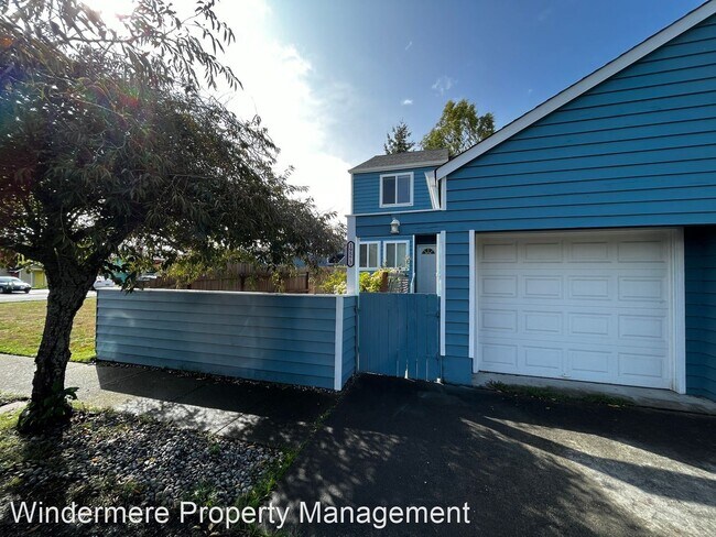 3 br, 1.5 bath House - 19573 2nd Avenue NE - 19573 2nd Ave NE Poulsbo ...