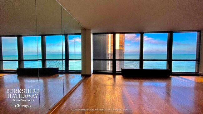 900 N Lake Shore Drive - 900 S Shore Dr Chicago IL 60611 | Apartment Finder