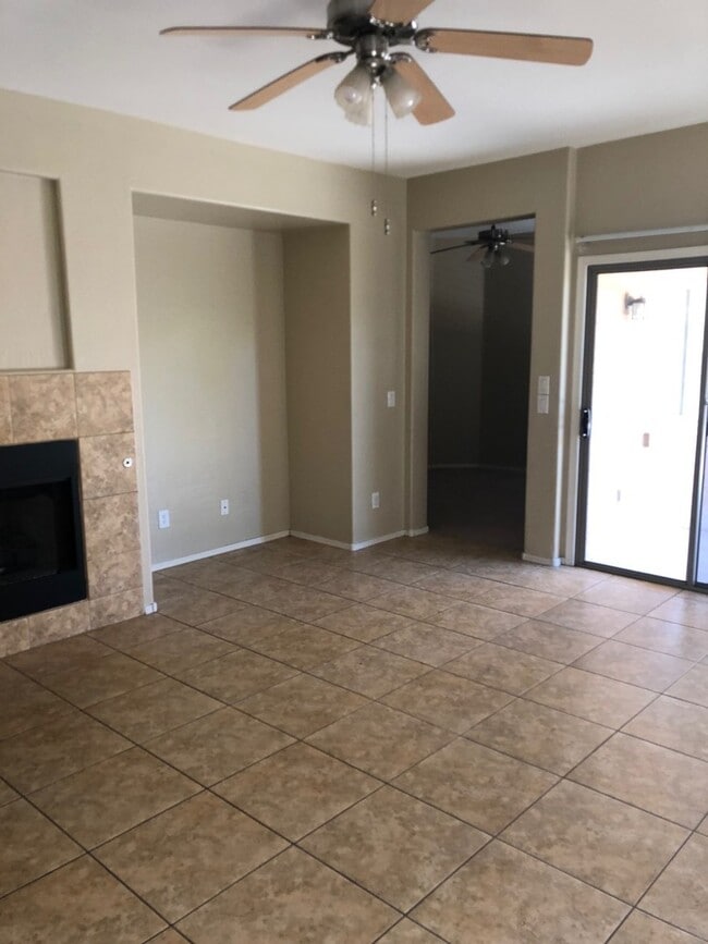 Beautiful Single-Level 3 Bedroom, 2 Bathroom Home in Maricopa - 44290 W ...