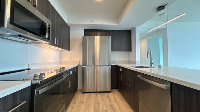 Epitome of modern urban living in the vibrant heart of Kaka'ako 2 Bed 2 ...