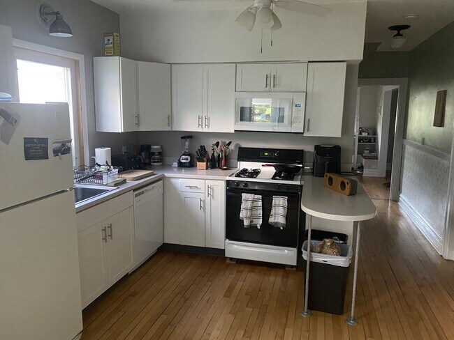 86 Russell Road - 86 Russell Rd Albany NY 12203 | Apartment Finder