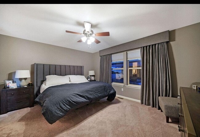 FULLY FURNISHED Northgate 3 Bed & Office near AFA - 824 Yellow Jasper ...