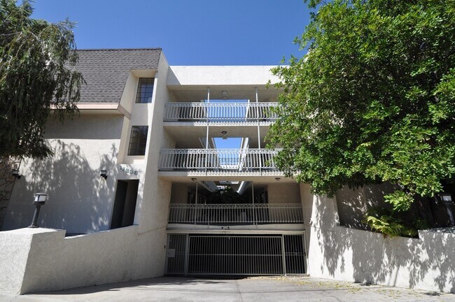 11225 - 11225 Huston St Los Angeles CA 91601 | Apartment Finder