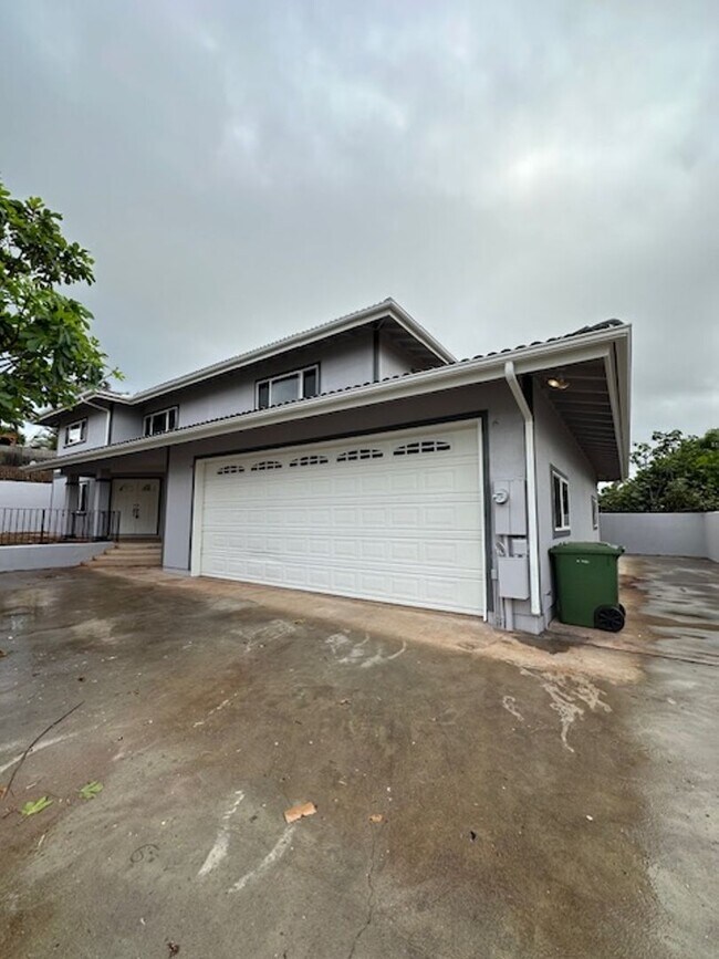 Custom Built Executive Style Home - 92-524-524 Hauone Pl Kapolei HI ...