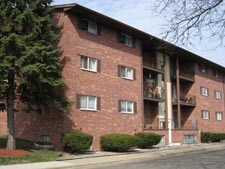 Village Inn Apartments - 80-100 Riverside Dr Battle Creek MI 49037 ...