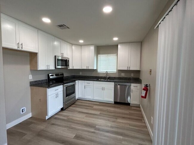 4722 E Saint Charles Ave, Phoenix, AZ 85042 - 4722 E St Charles Ave ...