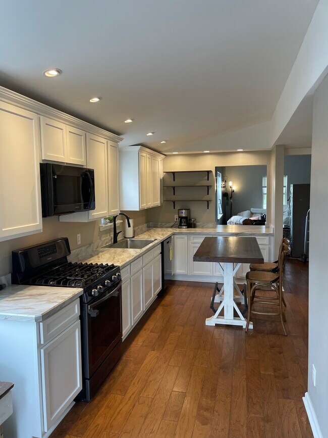 7731 Seneca St - 7731 Seneca St East Aurora NY 14052 | Apartment Finder