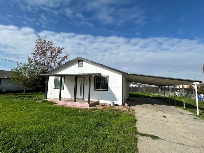 Must See Modern and Clean - 167 N Waukesha St Porterville CA 93257 ... Must See Modern and Clean - 167 N Waukesha St Porterville CA 93257 ...