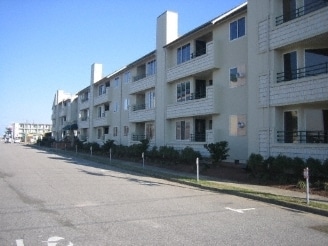 Playa Rana - 304 28th St Virginia Beach VA 23451 | Apartment Finder