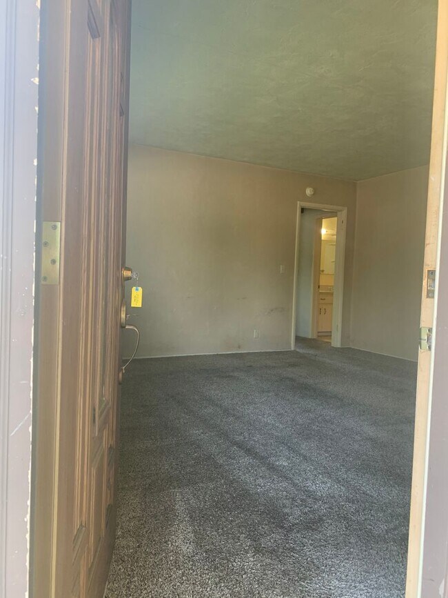 Hayden Bridge Single Level Duplex - 695 Hayden Bridge Way Springfield ...