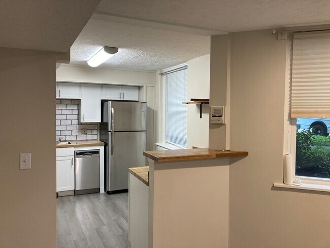 206 Bradford St - 206 Bradford St Charleston WV 25301 | Apartment Finder