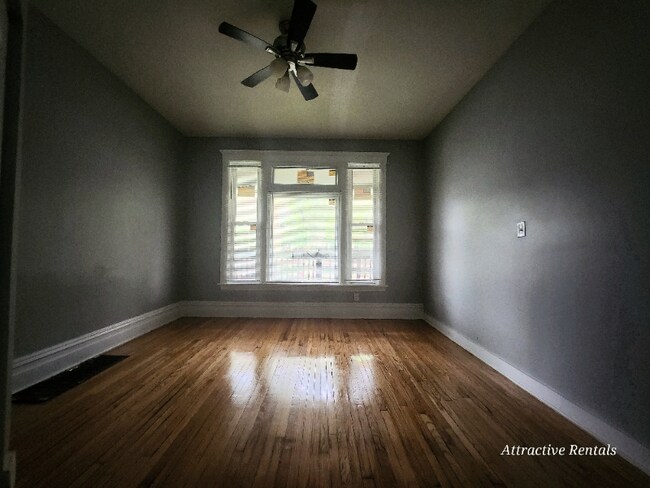 7028 S Rhodes Ave - 7028 S Rhodes Ave Chicago IL 60637 | Apartment Finder