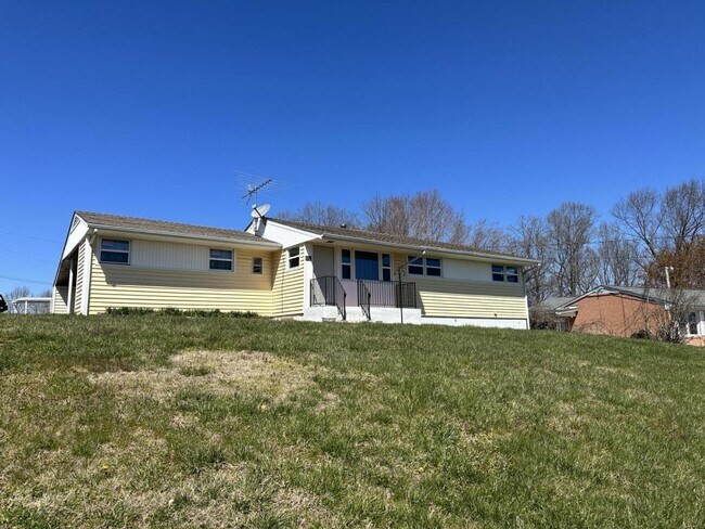 20 Highview Terrace - 20 Highview Terrace Rocky Mount VA 24151 ...