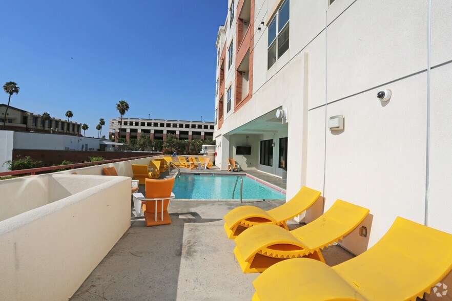 Icon Plaza - 3584 S Figueroa St Los Angeles CA 90007 | Apartment Finder