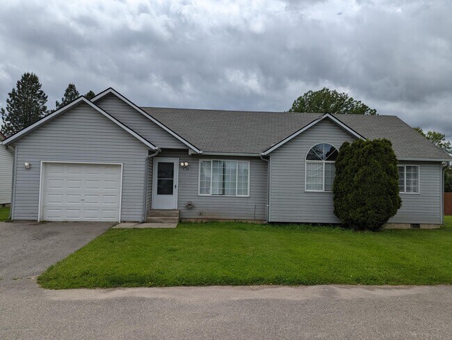 5135 N Abbey Ct - 5135 N Abbey Ct Coeur d'Alene ID 83815 | Apartment Finder