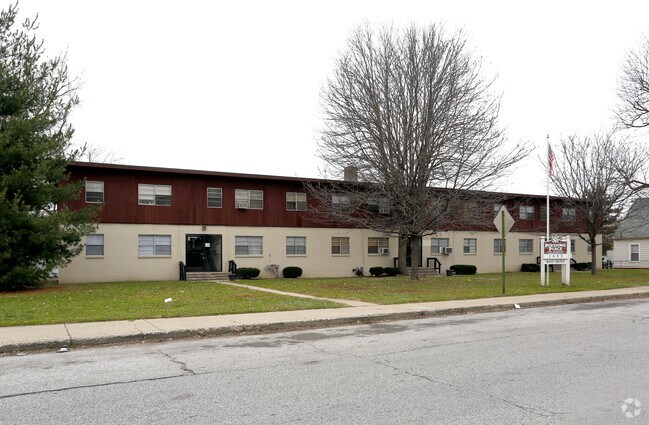 Pershing Place - 1432 N Pershing Ave Indianapolis IN 46222 | Apartment ...