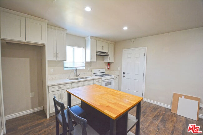 9616 Gerald Ave - 9616 Gerald Ave Los Angeles CA 91343 | Apartment Finder