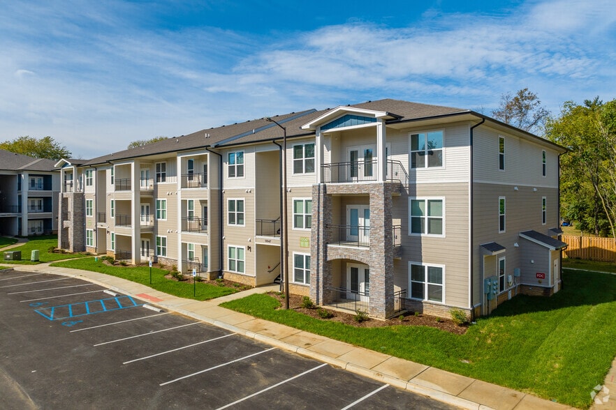 Lone Oak Meadows - 4011 South Park Rd Louisville KY 40219 | Apartment ...