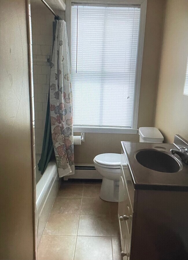 140 Bateman Ave - 140 Bateman Ave Cranston RI 02920 | Apartment Finder