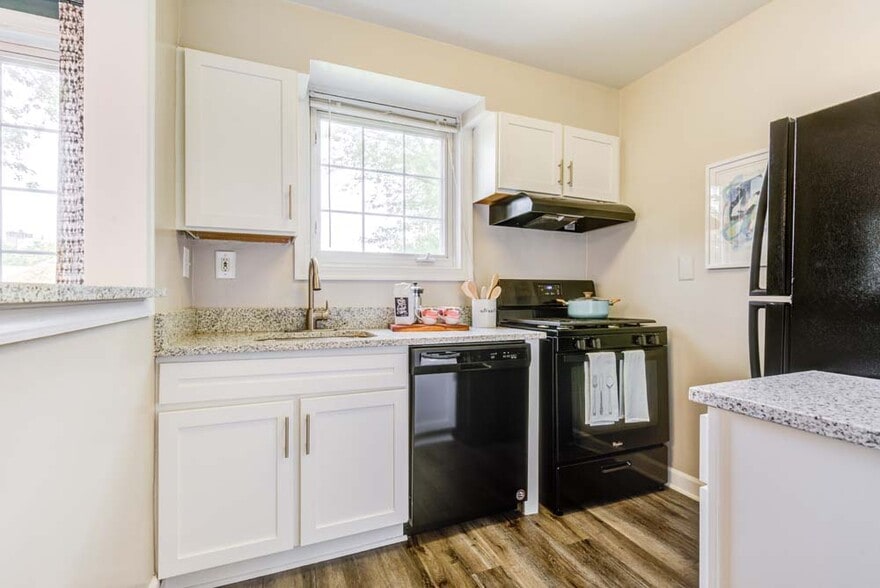 Braddock Lee Apartments - 2423 Menokin Dr Alexandria VA 22302 ...