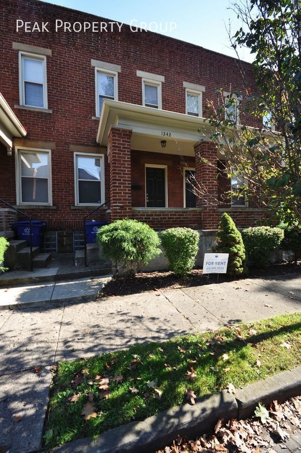 Merion Village 2 Bedroom Townhome With Fen... - 1244 S Washington Ave ...