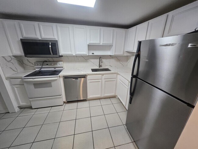 400 Commodore Drive Apt #105, Plantation, ... - 400 Commodore Dr ...