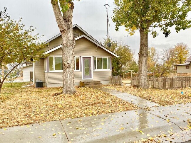 Charming Updated Old Town Home on a Double... - 4304 Dixon St Timnath ...