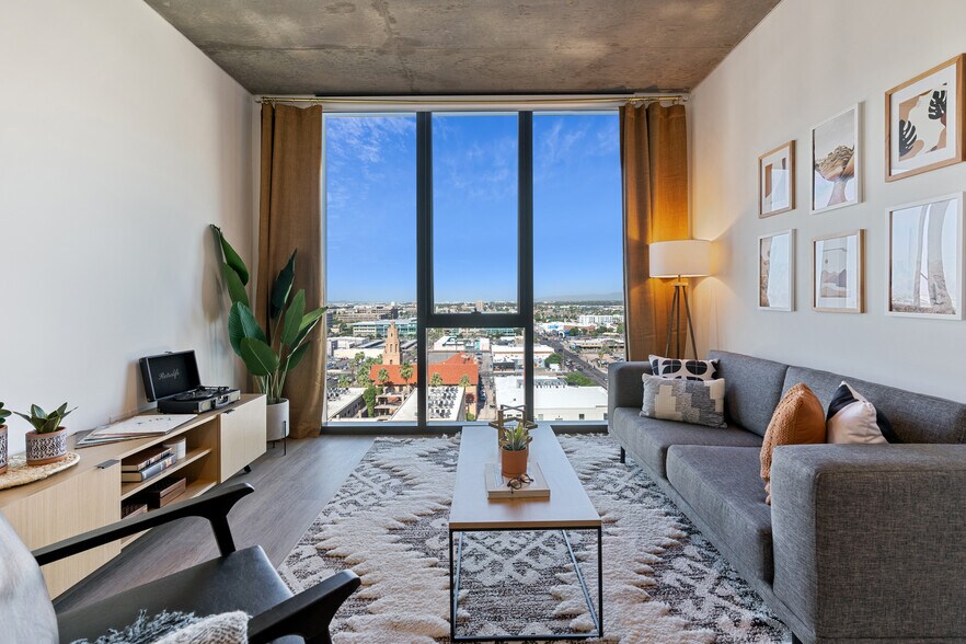 X Phoenix - 200 W Monroe St Phoenix AZ 85003 | Apartment Finder
