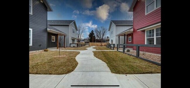 Springfield's first pocket neighborhood!! ... - 1365 E Cherry St ...