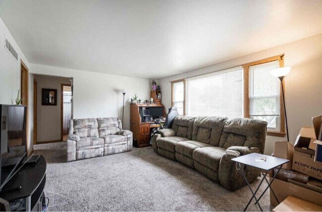 4423 South 13th Street - 4423 South 13th Street Milwaukee WI 53221 ...