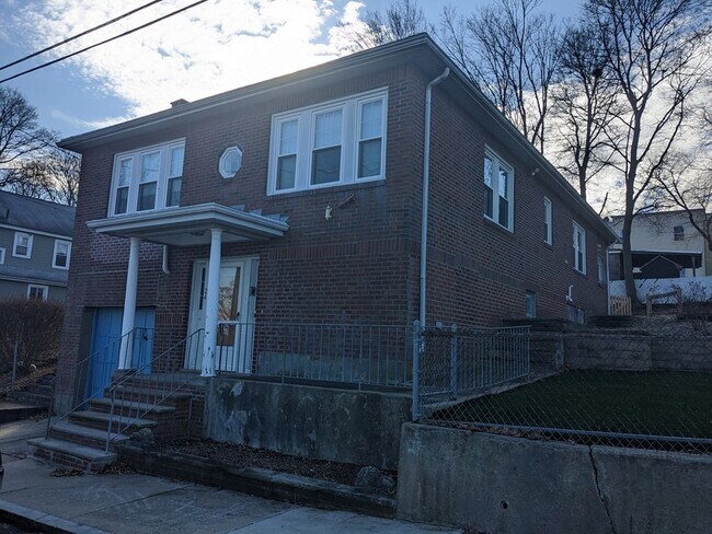 24 Grandview Rd - 24 Grandview Rd Chelsea MA 02150 | Apartment Finder