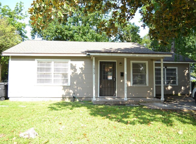 1913 Pech Rd - 1913 Pech Rd Houston TX 77055 | Apartment Finder