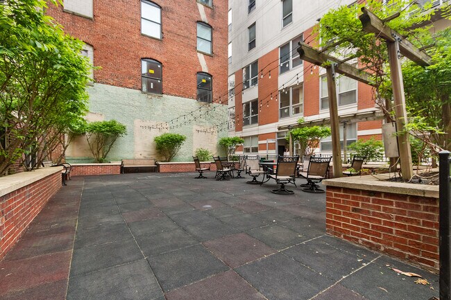 The National - Luxurious Living in Old City - 113 N Bread St ...