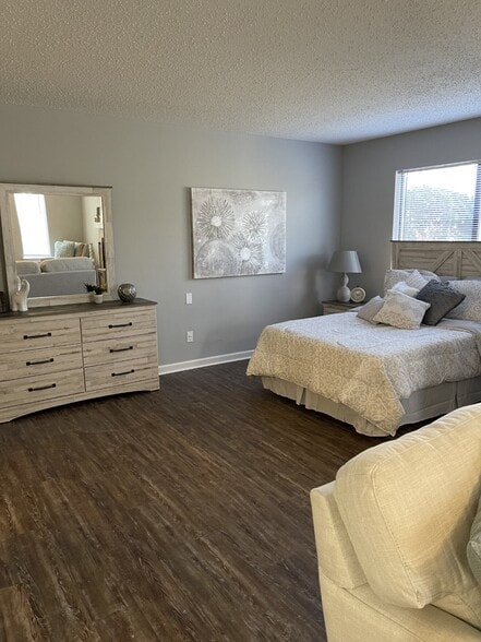 The Pointe at East River Place - 881 E River Pl Jackson MS 39202 ...