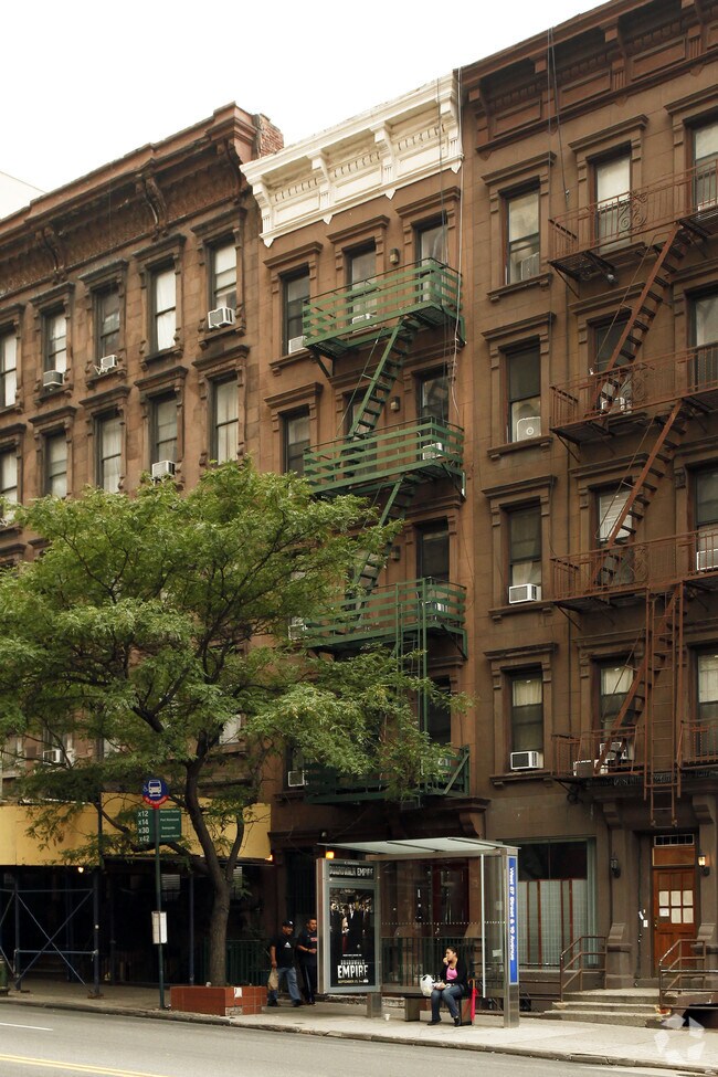 Hydra Place - 454 W 57th St New York NY 10019 | Apartment Finder