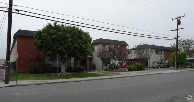 Midway Manor - 15261-15321 Van Buren St Midway City CA 92655 ...
