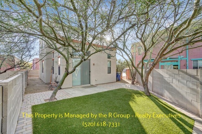 Gated Community at the base of A-Mountain - 952 W Calle Estrella De ...